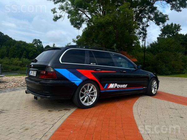 Black BMW 330 2003 in Bauska, with an engine capacity of 3.00 L and mileage of 372 thousand km for 2750 €, photo 8 on AUTOMOTO.COM.LV
