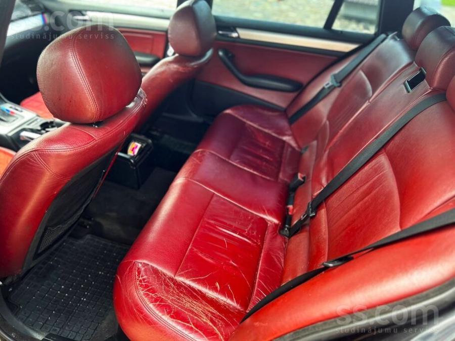 Melns BMW 330 2003 Bauska, ar dzinēja tilpumu 3.00 L un nobraukumu 372 tūkst. km par 2750 €, foto 17 vietnē AUTOMOTO.COM.LV