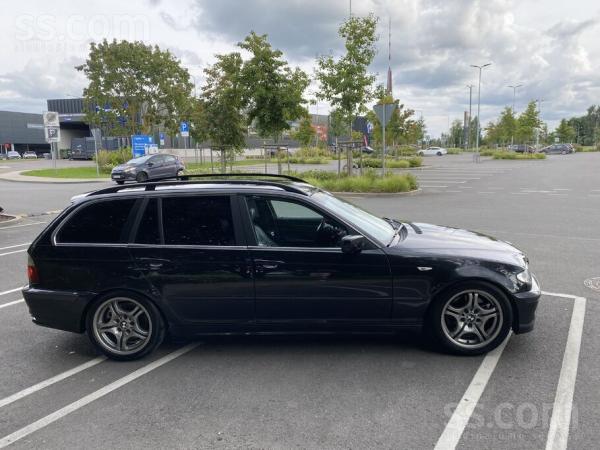 Black BMW 330 2003 in Riga, with an engine capacity of 3.00 L and mileage of 375 thousand km for 2400 €, photo 2 on AUTOMOTO.COM.LV