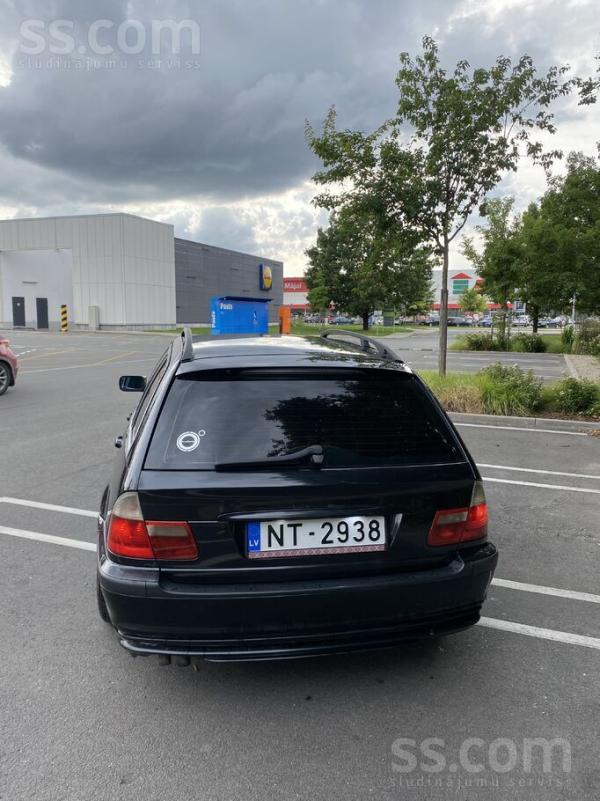 Black BMW 330 2003 in Riga, with an engine capacity of 3.00 L and mileage of 375 thousand km for 2400 €, photo 4 on AUTOMOTO.COM.LV