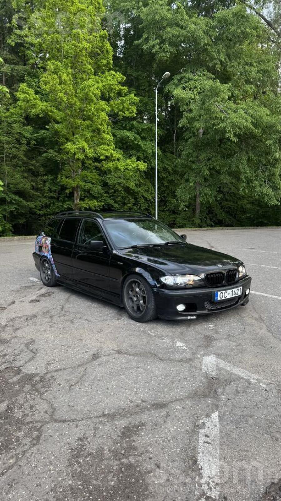 Black BMW 330 2004 in Riga, with an engine capacity of 3.00 L and mileage of 493 thousand km for 3250 €, photo 3 on AUTOMOTO.COM.LV