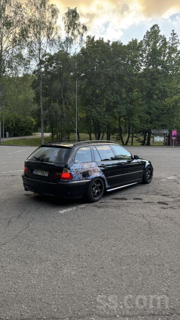 Black BMW 330 2004 in Riga, with an engine capacity of 3.00 L and mileage of 493 thousand km for 3250 €, photo 5 on AUTOMOTO.COM.LV