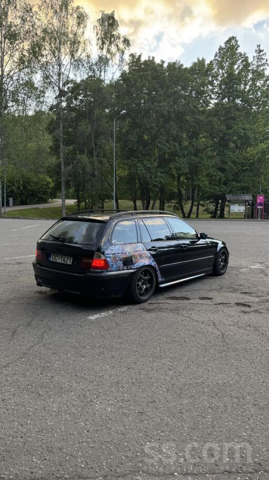 Black BMW 330 2004 in Riga, with an engine capacity of 3.00 L and mileage of 493 thousand km for 3250 €, photo 6 on AUTOMOTO.COM.LV