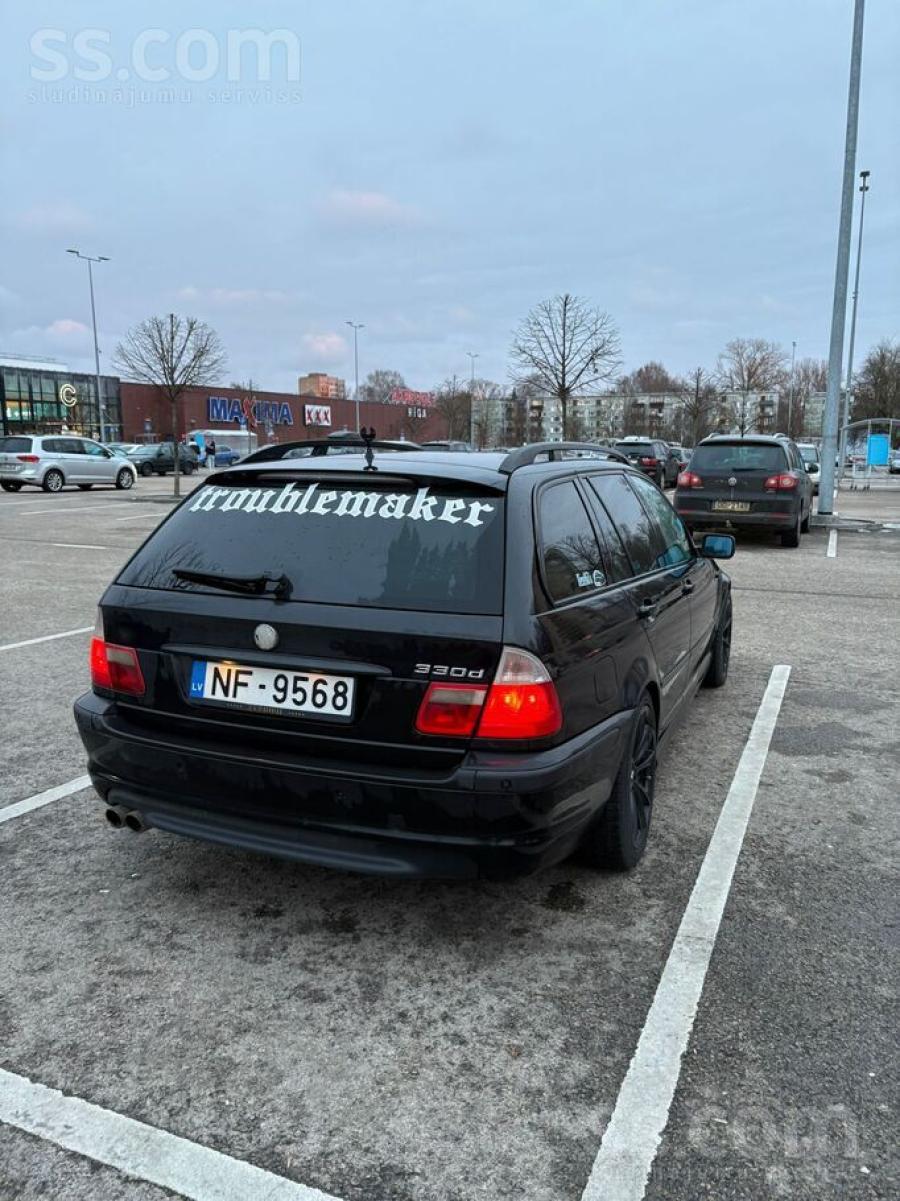 Black BMW 330 2004 in Riga, with an engine capacity of 3.00 L and mileage of 340 thousand km for 3200 €, photo 4 on AUTOMOTO.COM.LV
