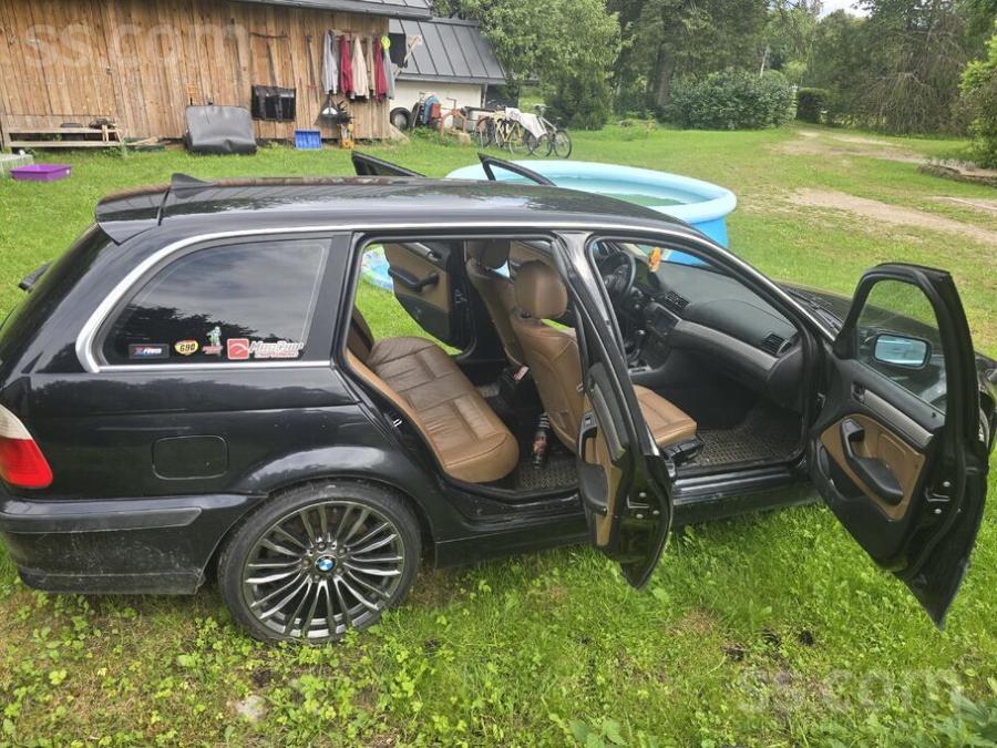 Черный БМВ 330 2004 в Екабпилс, объемом двигателя 3.00 л и пробегом 365 тыс. км за 2600 €, фото 1 на AUTOMOTO.COM.LV