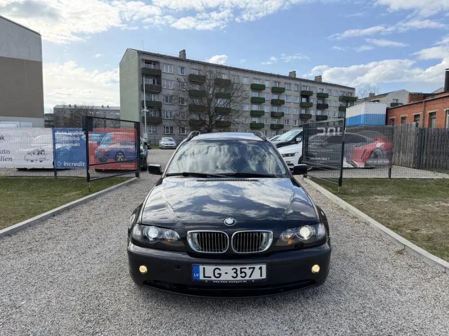 Black BMW 330 2004 in Ventspils, with an engine capacity of 3.00 L and mileage of 363 thousand km for 2450 €, photo 3 on AUTOMOTO.COM.LV