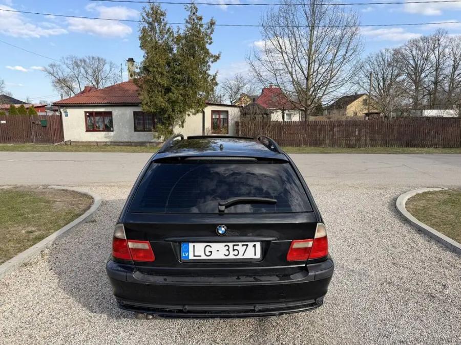 Black BMW 330 2004 in Ventspils, with an engine capacity of 3.00 L and mileage of 363 thousand km for 2450 €, photo 6 on AUTOMOTO.COM.LV