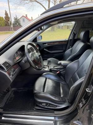 Black BMW 330 2004 in Ventspils, with an engine capacity of 3.00 L and mileage of 363 thousand km for 2450 €, photo 10 on AUTOMOTO.COM.LV