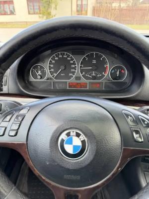 Black BMW 330 2004 in Ventspils, with an engine capacity of 3.00 L and mileage of 363 thousand km for 2450 €, photo 13 on AUTOMOTO.COM.LV
