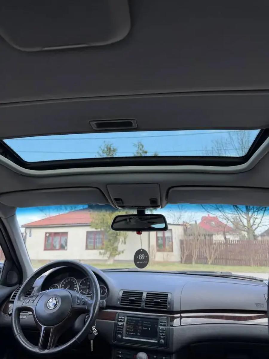 Black BMW 330 2004 in Ventspils, with an engine capacity of 3.00 L and mileage of 363 thousand km for 2450 €, photo 20 on AUTOMOTO.COM.LV