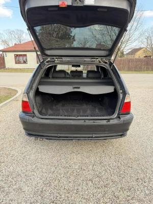 Black BMW 330 2004 in Ventspils, with an engine capacity of 3.00 L and mileage of 363 thousand km for 2450 €, photo 23 on AUTOMOTO.COM.LV