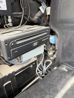 Black BMW 330 2004 in Ventspils, with an engine capacity of 3.00 L and mileage of 363 thousand km for 2450 €, photo 24 on AUTOMOTO.COM.LV