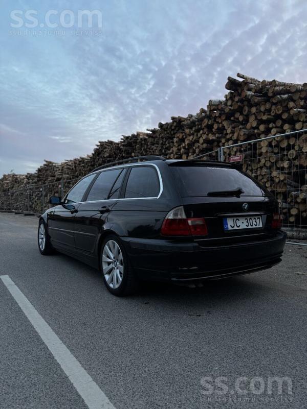 Black BMW 330 2004 in Rezekne, with an engine capacity of 3.00 L and mileage of 269 thousand km for 3200 €, photo 3 on AUTOMOTO.COM.LV