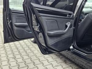 Black BMW 330 2004 in Klaipeda, with an engine capacity of 2.90 L and mileage of 410 thousand km for 2650 €, photo 12 on AUTOMOTO.COM.LV