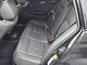 Black BMW 330 2004 in Klaipeda, with an engine capacity of 2.90 L and mileage of 410 thousand km for 2650 €, photo 13 on AUTOMOTO.COM.LV