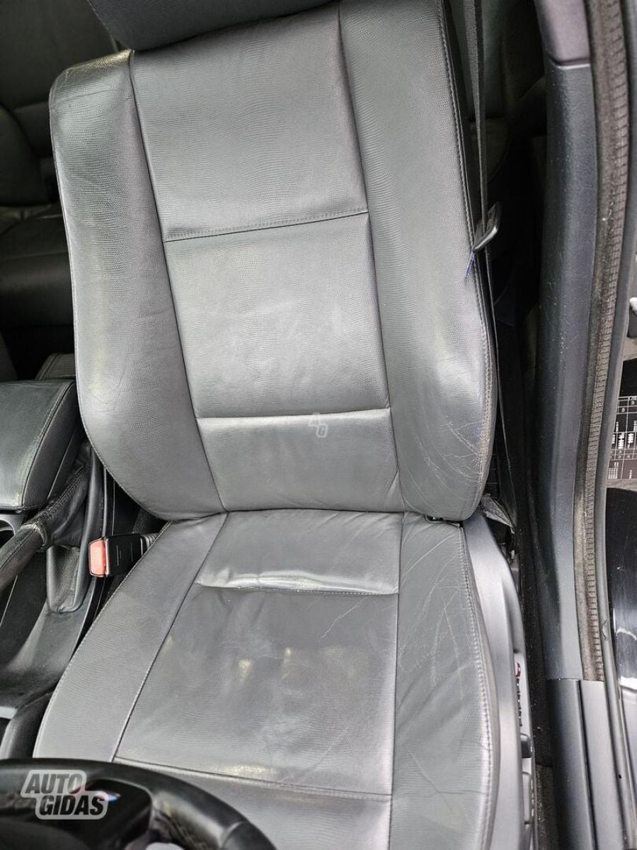 Black BMW 330 2004 in Klaipeda, with an engine capacity of 2.90 L and mileage of 410 thousand km for 2650 €, photo 19 on AUTOMOTO.COM.LV