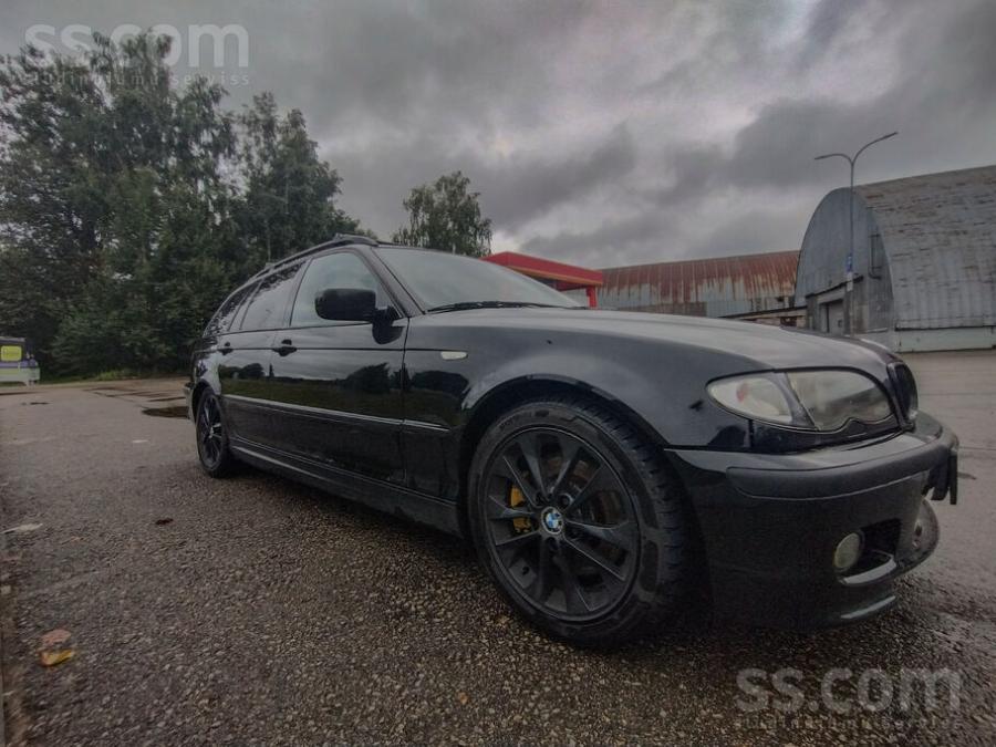 Black BMW 330 2004 in Riga, with an engine capacity of 3.00 L and mileage of 321 thousand km for 3650 €, photo 3 on AUTOMOTO.COM.LV