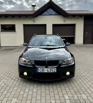 Melns BMW 330 2005 Rīga, ar dzinēja tilpumu 3.00 L un nobraukumu 314 tūkst. km par 4555 €, foto 2 vietnē AUTOMOTO.COM.LV