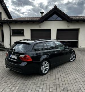 Melns BMW 330 2005 Rīga, ar dzinēja tilpumu 3.00 L un nobraukumu 314 tūkst. km par 4555 €, foto 4 vietnē AUTOMOTO.COM.LV