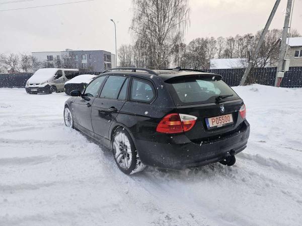 Black BMW 330 2005 in Vilnius, with an engine capacity of 3.00 L and mileage of 289 thousand km for 4999 €, photo 6 on AUTOMOTO.COM.LV