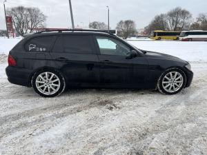 Black BMW 330 2005 in Riga, with an engine capacity of 3.00 L and mileage of 430 thousand km for 3600 €, photo 2 on AUTOMOTO.COM.LV