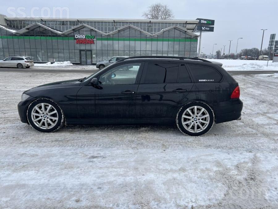 Black BMW 330 2005 in Riga, with an engine capacity of 3.00 L and mileage of 430 thousand km for 3600 €, photo 3 on AUTOMOTO.COM.LV
