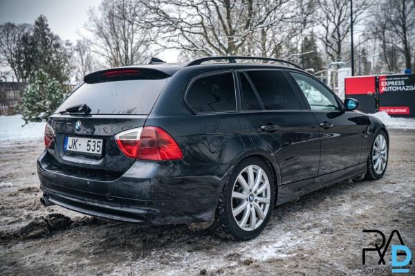 Melns BMW 330 2005 Rīga, ar dzinēja tilpumu 3.00 L un nobraukumu 430 tūkst. km par 3990 €, foto 2 vietnē AUTOMOTO.COM.LV