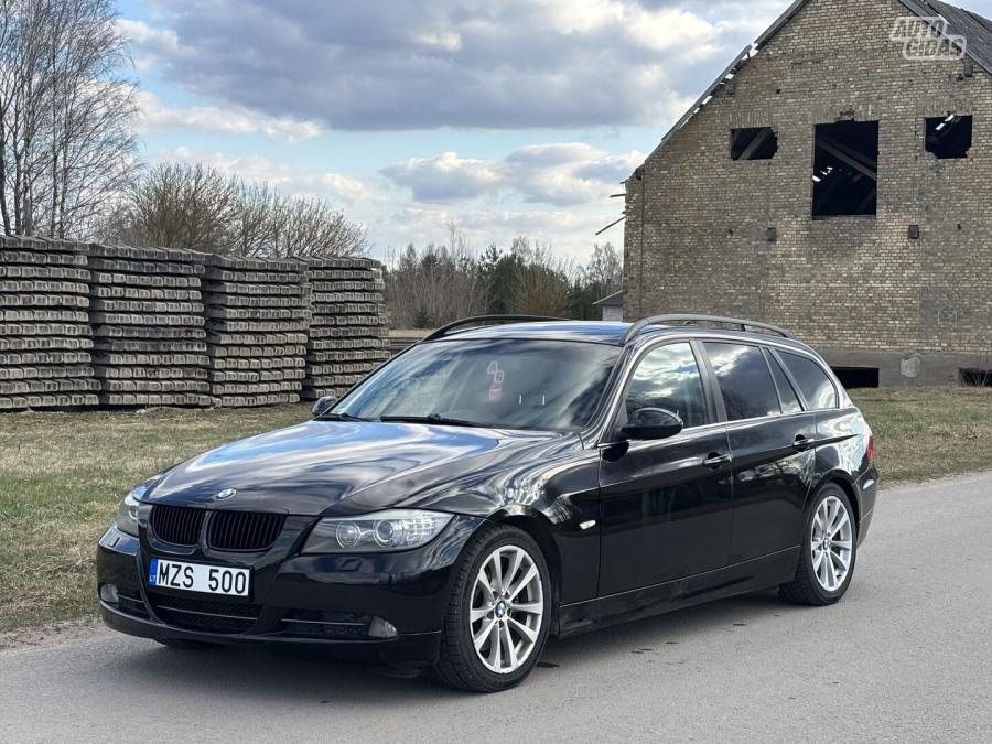 Black BMW 330 2005 in Raseiniai, with an engine capacity of 3.00 L and mileage of 361 thousand km for 4499 €, photo 1 on AUTOMOTO.COM.LV
