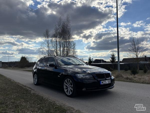 Black BMW 330 2005 in Raseiniai, with an engine capacity of 3.00 L and mileage of 361 thousand km for 4499 €, photo 4 on AUTOMOTO.COM.LV