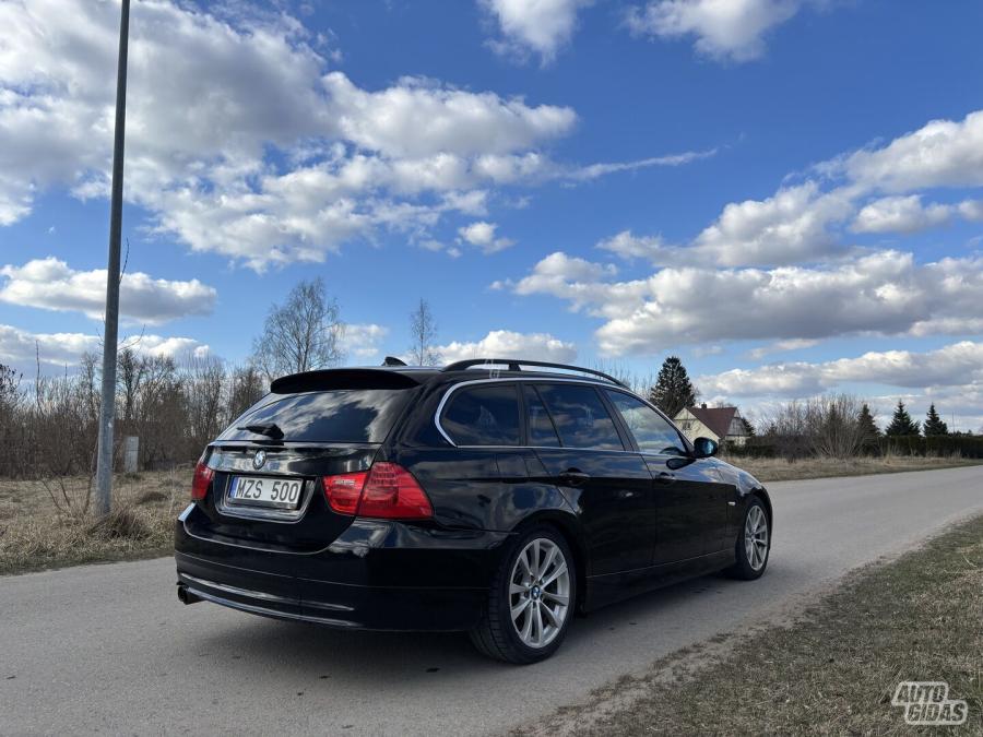 Black BMW 330 2005 in Raseiniai, with an engine capacity of 3.00 L and mileage of 361 thousand km for 4499 €, photo 7 on AUTOMOTO.COM.LV