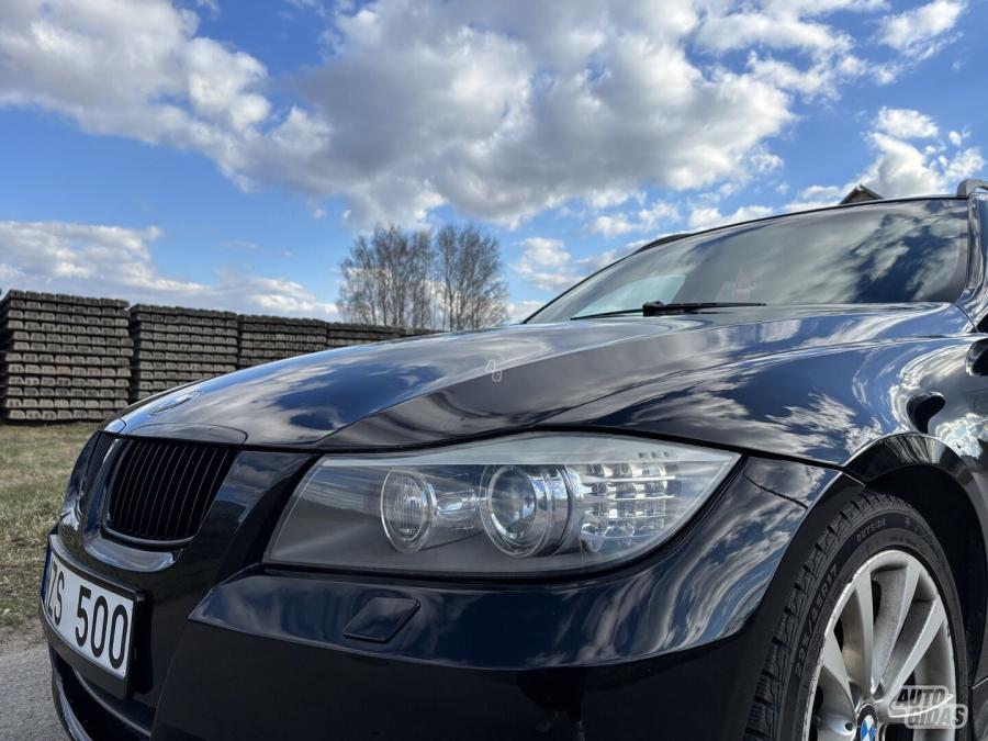 Black BMW 330 2005 in Raseiniai, with an engine capacity of 3.00 L and mileage of 361 thousand km for 4499 €, photo 19 on AUTOMOTO.COM.LV