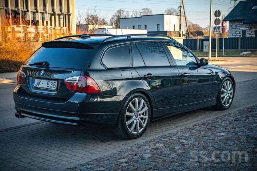 Black BMW 330 2005 in Riga, with an engine capacity of 3.00 L and mileage of 0 thousand km for 3590 €, photo 5 on AUTOMOTO.COM.LV