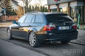 Black BMW 330 2005 in Riga, with an engine capacity of 3.00 L and mileage of 0 thousand km for 3590 €, photo 7 on AUTOMOTO.COM.LV