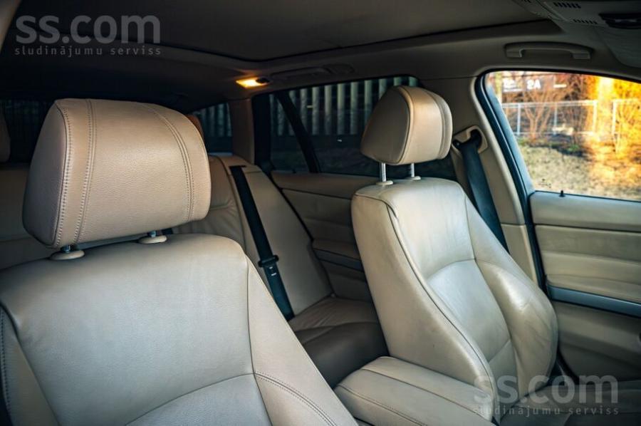 Black BMW 330 2005 in Riga, with an engine capacity of 3.00 L and mileage of 0 thousand km for 3590 €, photo 11 on AUTOMOTO.COM.LV