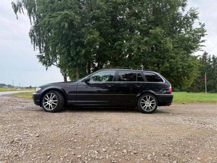 Melns BMW 330 2005 Panevēža, ar dzinēja tilpumu 2.99 L un nobraukumu 250 tūkst. km par 2500 €, foto 4 vietnē AUTOMOTO.COM.LV