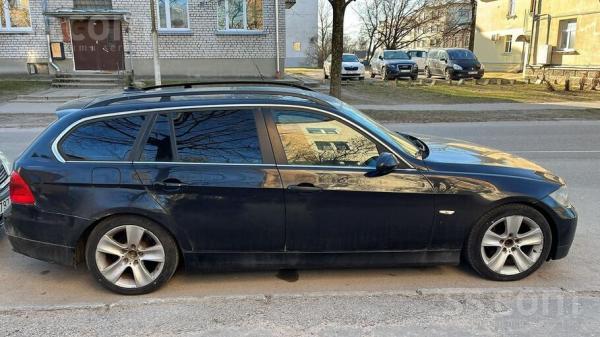 Black BMW 330 2005 in Jelgava, with an engine capacity of 3.00 L and mileage of 288 thousand km for 3500 €, photo 4 on AUTOMOTO.COM.LV