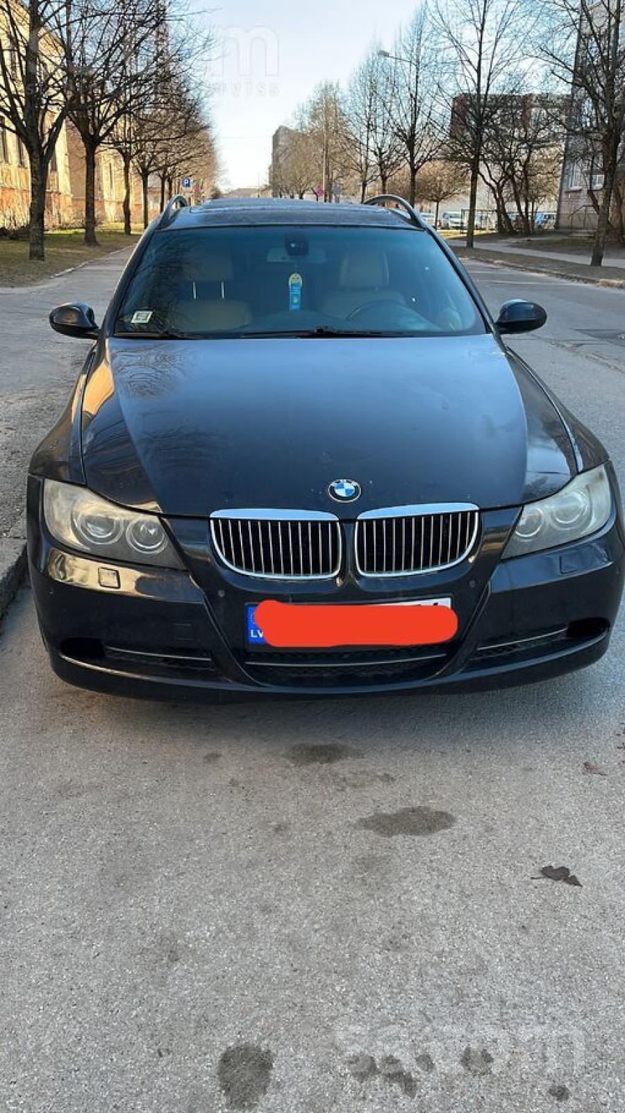 Black BMW 330 2005 in Jelgava, with an engine capacity of 3.00 L and mileage of 288 thousand km for 3500 €, photo 7 on AUTOMOTO.COM.LV