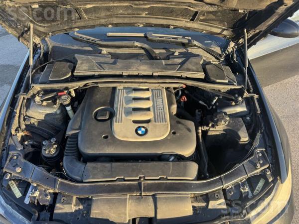 Black BMW 330 2005 in Riga, with an engine capacity of 3.00 L and mileage of 300 thousand km for 2950 €, photo 5 on AUTOMOTO.COM.LV