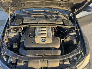 Melns BMW 330 2005 Rīga, ar dzinēja tilpumu 3.00 L un nobraukumu 300 tūkst. km par 2950 €, foto 6 vietnē AUTOMOTO.COM.LV