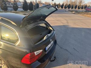 Melns BMW 330 2005 Rīga, ar dzinēja tilpumu 3.00 L un nobraukumu 300 tūkst. km par 2950 €, foto 7 vietnē AUTOMOTO.COM.LV
