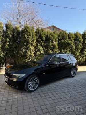Melns BMW 330 2006 Jelgava, ar dzinēja tilpumu 3.00 L un nobraukumu 315 tūkst. km par 2600 €, foto 1 vietnē AUTOMOTO.COM.LV