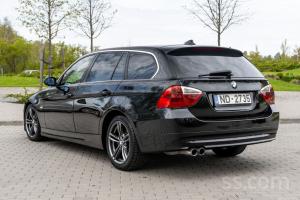 Melns BMW 330 2006 Jelgava, ar dzinēja tilpumu 3.00 L un nobraukumu 276 tūkst. km par 4800 €, foto 4 vietnē AUTOMOTO.COM.LV