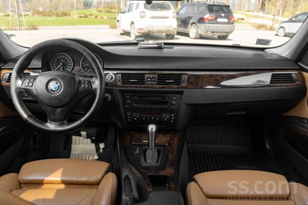 Melns BMW 330 2006 Jelgava, ar dzinēja tilpumu 3.00 L un nobraukumu 276 tūkst. km par 4800 €, foto 9 vietnē AUTOMOTO.COM.LV