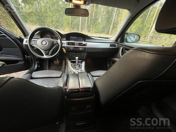 Melns BMW 330 2006 Rīga, ar dzinēja tilpumu 3.00 L un nobraukumu 247 tūkst. km par 4950 €, foto 6 vietnē AUTOMOTO.COM.LV
