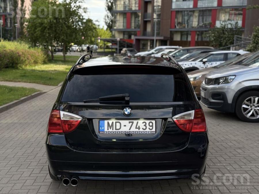 Black BMW 330 2006 in Riga, with an engine capacity of 3.00 L and mileage of 0 thousand km for 4190 €, photo 4 on AUTOMOTO.COM.LV