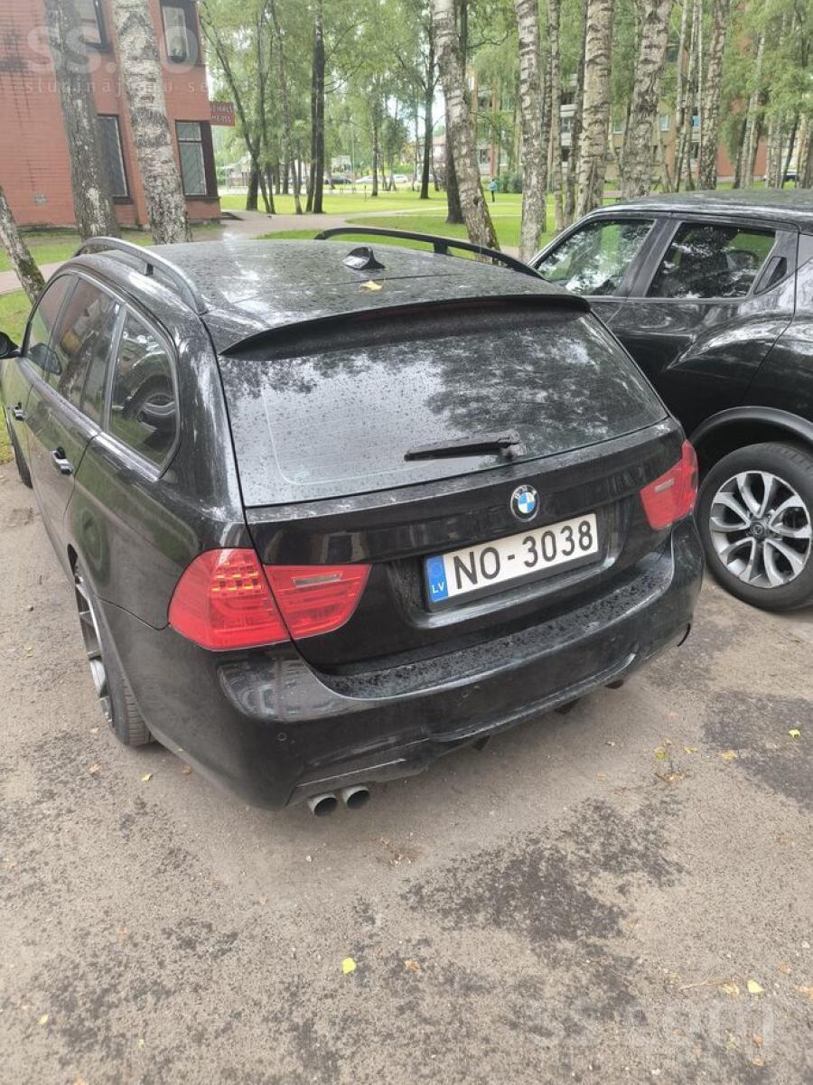 Black BMW 330 2006 in Riga, with an engine capacity of 3.00 L and mileage of 427 thousand km for 6400 €, photo 5 on AUTOMOTO.COM.LV