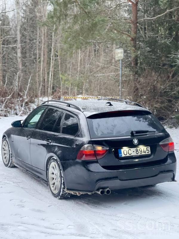 Black BMW 330 2006 in Rezekne, with an engine capacity of 3.00 L and mileage of 486 thousand km for 5150 €, photo 2 on AUTOMOTO.COM.LV