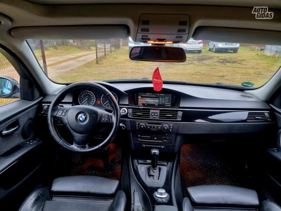 Melns BMW 330 2006 Alīta, ar dzinēja tilpumu 3.00 L un nobraukumu 350 tūkst. km par 4500 €, foto 16 vietnē AUTOMOTO.COM.LV