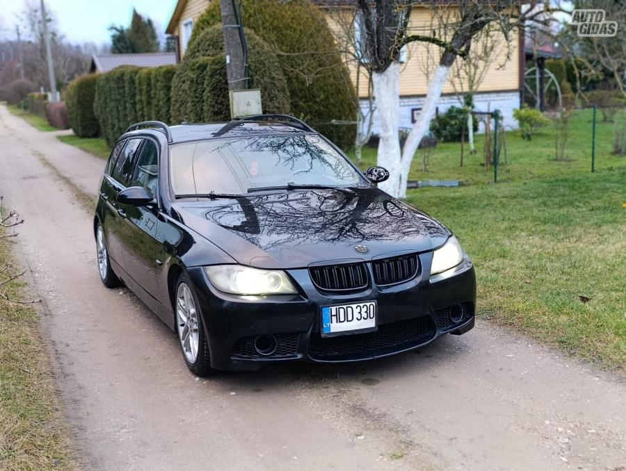 Black BMW 330 2006 in Kaunas, with an engine capacity of 3.00 L and mileage of 346 thousand km for 2900 €, photo 3 on AUTOMOTO.COM.LV