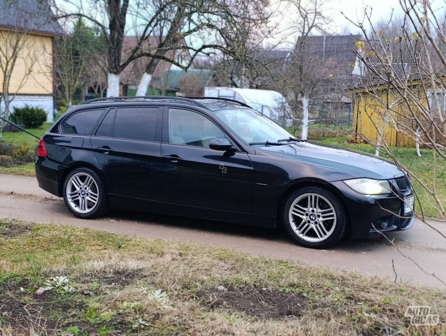 Black BMW 330 2006 in Kaunas, with an engine capacity of 3.00 L and mileage of 346 thousand km for 2900 €, photo 10 on AUTOMOTO.COM.LV